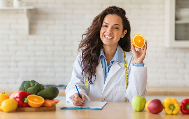 How a Nutritionist Can Help You Achieve Your Health Goals | Encompass ...